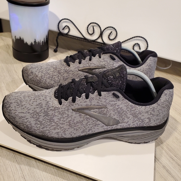 Brooks | Shoes | Brooks Anthem 2 Light Gray Mens Knit Running Shoes ...